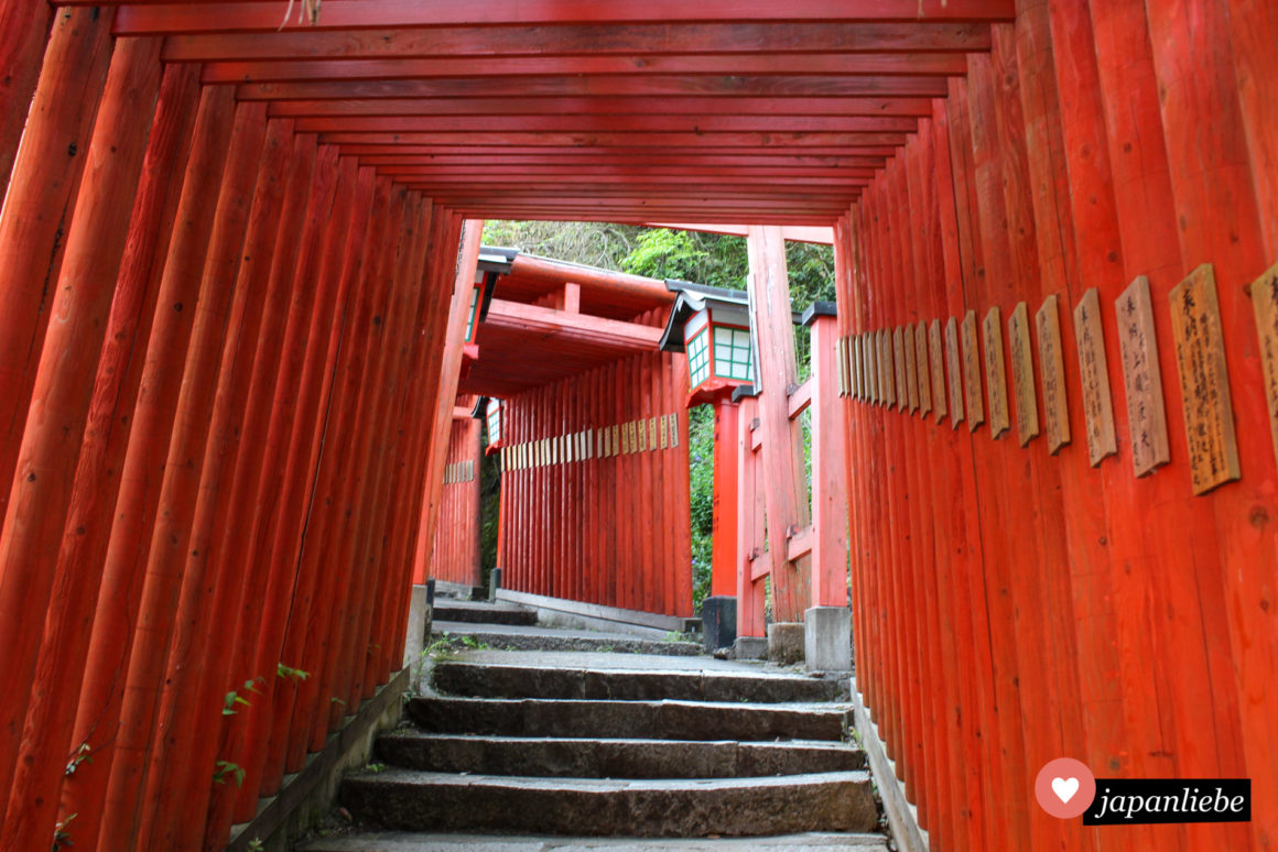 Warum sind die Tore am Shintō-Schrein rot? - japanliebe.de